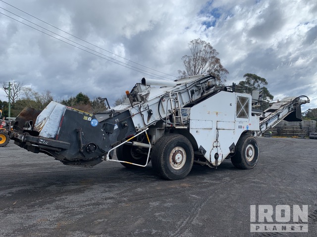 2005 Roadtec SB-2500C Asphalt Shuttle Buggy in Mittagong, New South ...