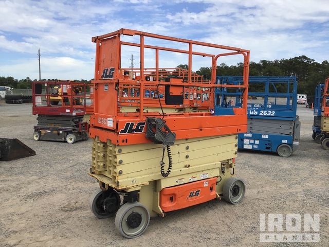 2016 JLG 2632ES Electric Scissor Lift