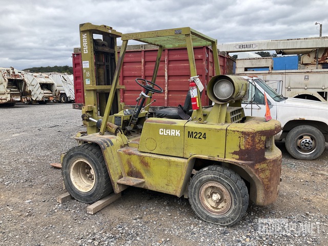 Clark C500-YS80 7150 lb LPG Pneumatic Tire Forklift in Philadelphia ...