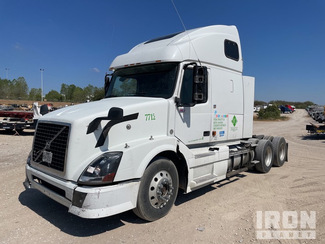 2007 Volvo 780 Interior