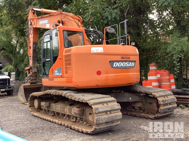 2014 Doosan DX235 LCR Tracked Excavator in Baltimore, Maryland, United ...