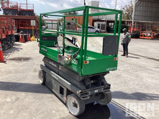 2015 Skyjack SJIII-3220 Electric Scissor Lift in Miami, Florida, United ...