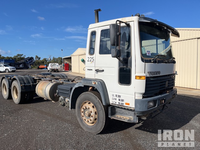 2001 Volvo FL6 6x4 Cab & Chassis