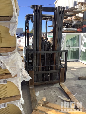 2014 Utilev UT25P 3900 lb Diesel Pneumatic Tire Forklift in Knoxville ...