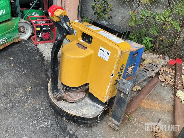 2014 Yale MPW080E 8000 lb Pallet Jack in Maspeth, New York, United ...
