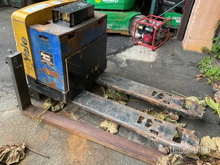 2014 Yale MPW080E 8000 lb Pallet Jack in Maspeth, New York, United ...