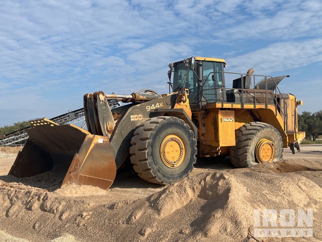 2015 John Deere 944K Wheel Loader