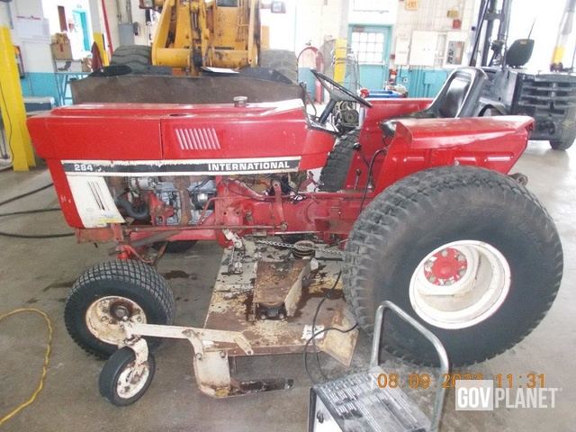 International 284 2WD Tractor in Camp Hill, Pennsylvania, United States ...