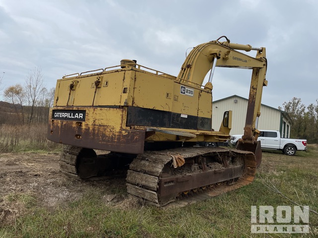 1983 Cat 235 Tracked Excavator in Round Lake, Illinois, United States ...