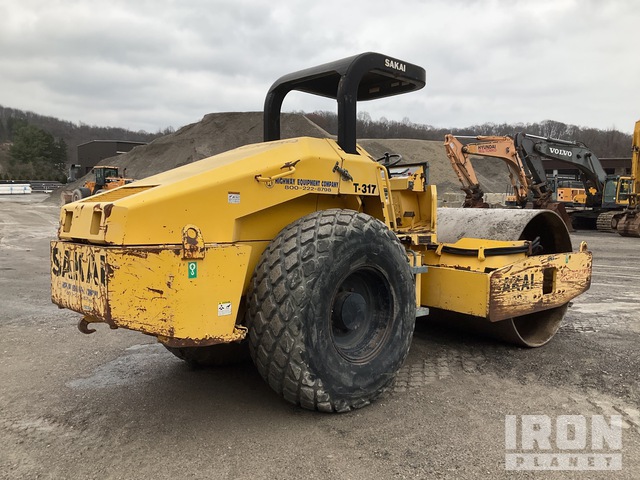 2006 Sakai SV510 Smooth Drum Compactor in Finleyville, Pennsylvania ...