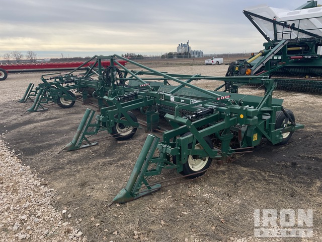 2015 Pickett C1230-2-A 30 ft Edible Bean Cutter in Portage La Prairie ...