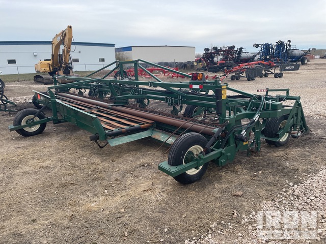 2015 Pickett C1230-2-A 30 ft Edible Bean Cutter in Portage La Prairie ...