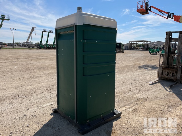 2016 Poly John FS330003016 Portable Toilet in Kenedy, Texas, United ...