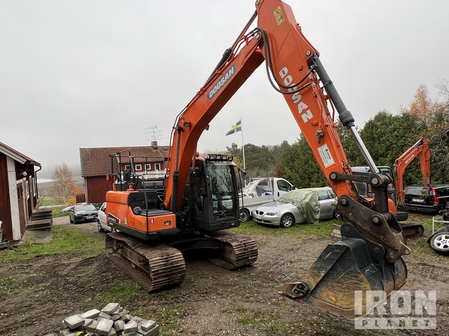 2016 Doosan DX140LC-5 Tracked Excavator in Bjornlunda, SODERMANLAND ...