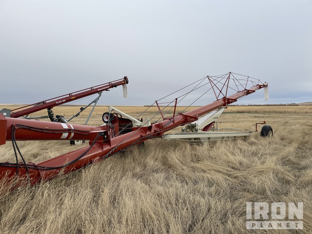 Farm King 16104 16 in x 104 ft Grain Auger in Elkwater, Alberta, Canada ...