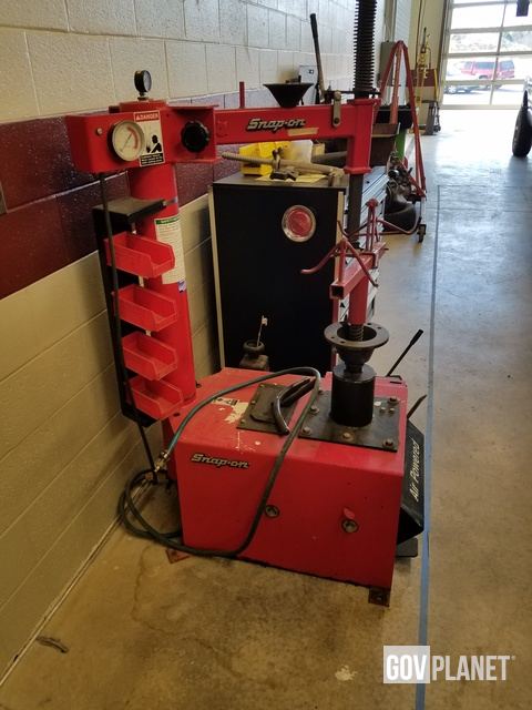 Snap-On EEWH300A Tire Changer in State College, Pennsylvania, United ...