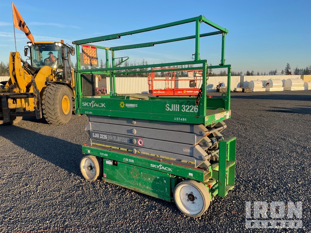 2013 Skyjack SJ3226 Scissor Lift in Chehalis, Washington, United States ...