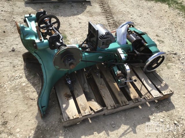 Surplus Landis 12 Curve Needle Boot Stitcher in Lytle, Texas, United ...