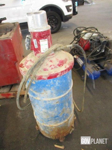 Pneumatic GREASE GUN with Grease barrel and product. in Cincinnati ...