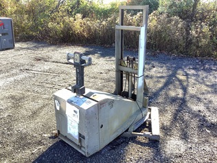 Surplus Crown WC-64 Pallet Stacker in Southampton, New Jersey, United ...