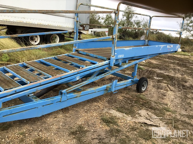 Surplus Tronair 04-6005-1100 Maintenance Platform in Lytle, Texas ...