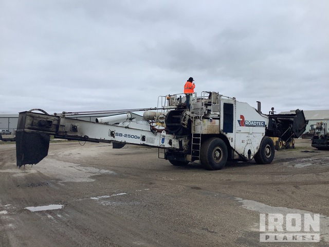 2014 Roadtec SB2500E Wheel Asphalt Transfer Machine in Sulphur Springs ...