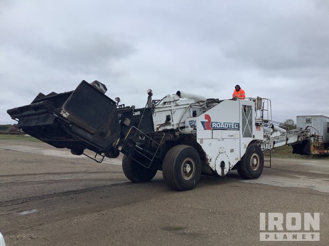2014 Roadtec SB2500E Wheel Asphalt Transfer Machine in Sulphur Springs ...