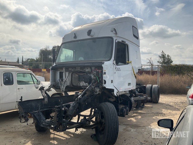 2015 Volvo VNL 6x4 T/A Sleeper Truck Tractor