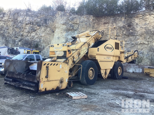 2011 Weiler E2850 Wheel Asphalt Transfer Machine in Linn Creek ...