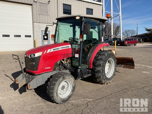 2013 Massey Ferguson 1754 4WD Tractor