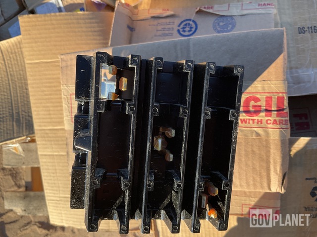 Surplus (5) Schneider FH36060 Circuit Breakers in Doyle, California ...