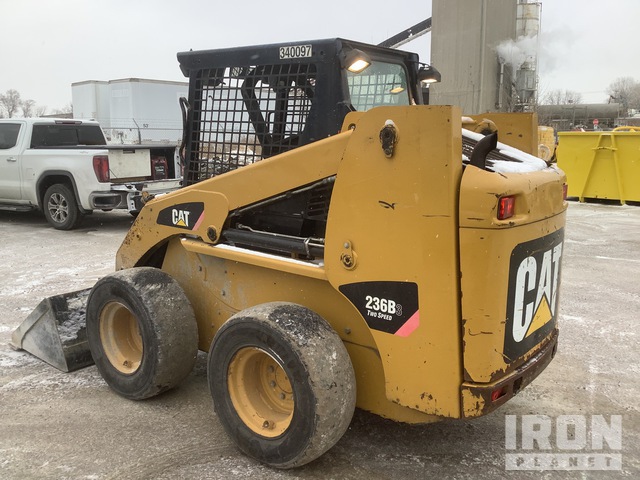 2011 Cat 236B3 Two-Speed Skid Steer Loader in Des Moines, Iowa, United ...