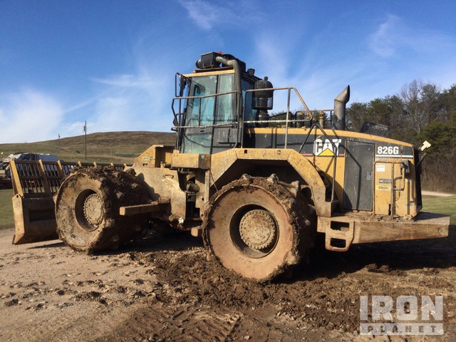2001 Cat 826G Landfill Compactor in Bidwell, Ohio, United States ...