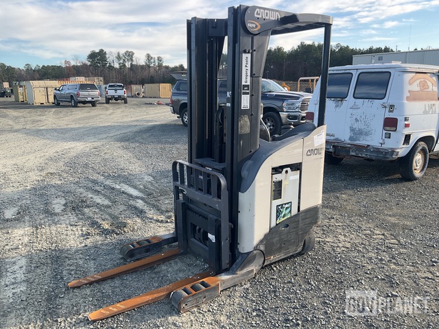 Crown 5700 Electric Forklift