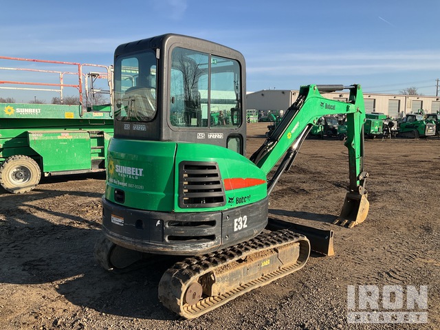 2015 Bobcat E32 Mini Excavator in BLACKLICK, Ohio, United States ...