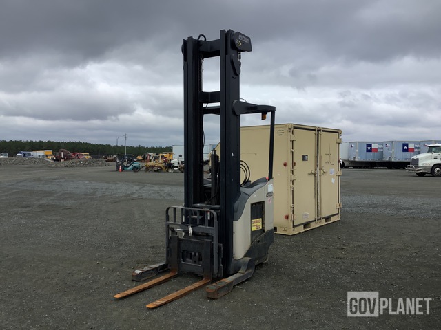 Crown RD5725-30 Electric Forklift