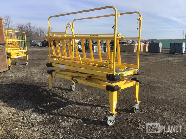 Surplus Tronair 04-6030-5111 Maintenance Platform in South Vienna, Ohio ...