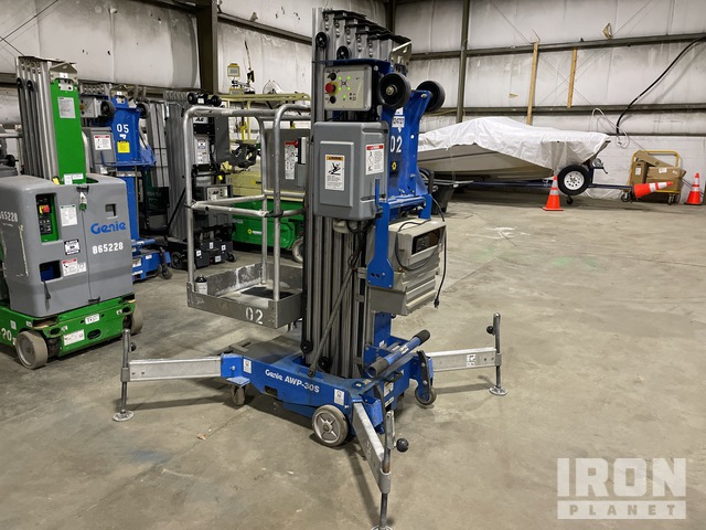 2014 Genie AWP-30S Electric Vertical Mast Lift in Oak Park, Michigan ...