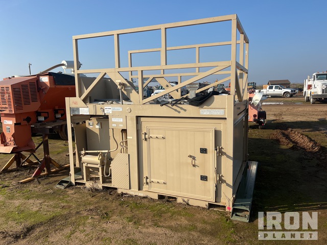 Garrett Container Systems 102 in x 7 ft Skid-Mounted Hydraulic Raise in ...