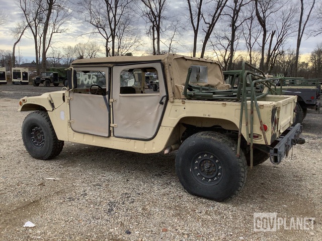 Surplus 2004 AM General M1097A2 HMMWV 4 Door Soft Top w/Truck Body in ...