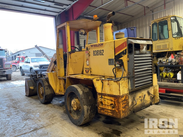 2002 Waldon 7000 Wheel Loader in Franksville, Wisconsin, United States ...