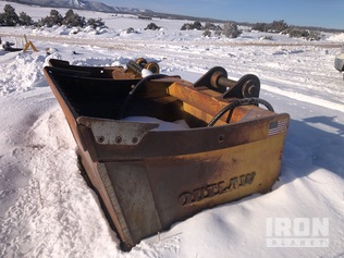 2011 Outlaw 75 in Padding Excavator Bucket - Fits John Deere 330 in ...