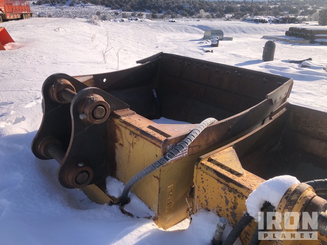 2011 Outlaw 75 in Padding Excavator Bucket - Fits John Deere 330 in ...