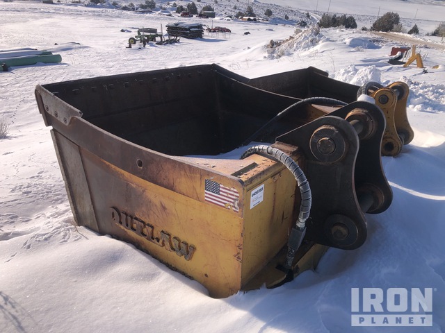 2011 Outlaw 75 in Padding Excavator Bucket - Fits John Deere 330 in ...