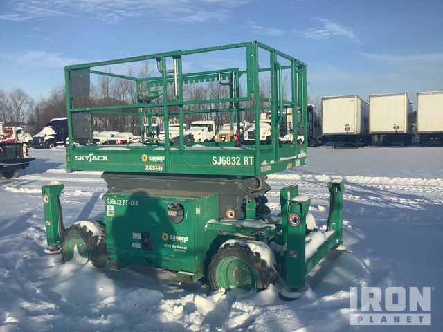 2015 Skyjack SJ6832RT Dual Fuel 4x4 Scissor Lift in Medford, Minnesota ...