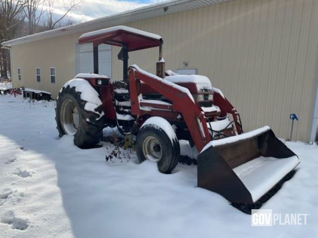 1992 Case 695 2WD Tractor