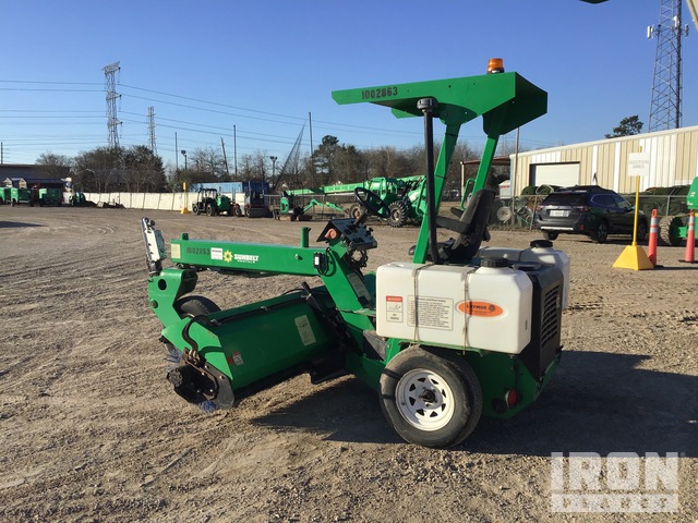 2017 Lay-Mor SM300 Self-Propelled Broom in Crosby, Texas, United States ...