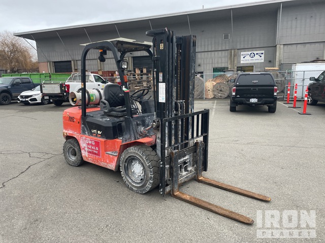 2016 (unverified) Utilev UT30P 4800 lb Pneumatic Tire Forklift in ...