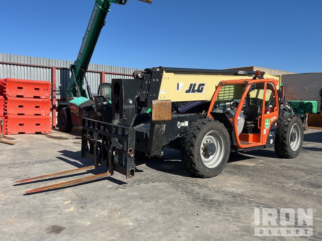 2017 JLG 1055 Telehandler in Glendale, California, United States ...