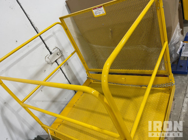 Uline H-2772 Work Platform in Olive Branch, Mississippi, United States ...